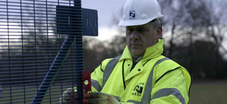 Walkthrough Crossing Point Crowd Barrier with Gate - Fixed Leg | Blok ...