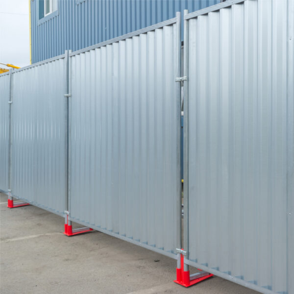 Blockade™ Steel On-Ground Hoarding System - 2m | Blok ‘N’ Mesh