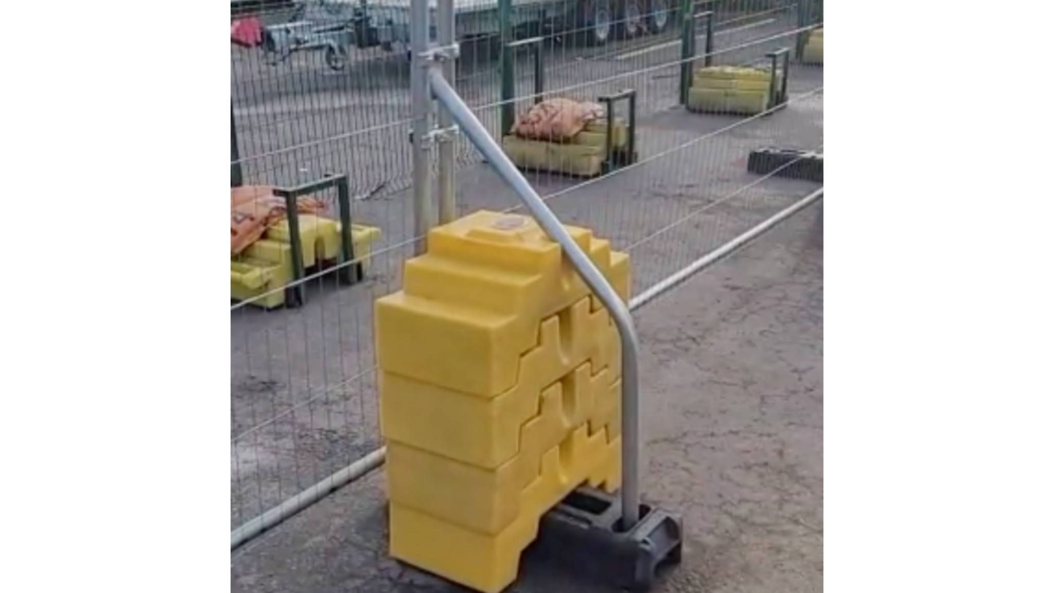 Angled Support Arm | Blok ‘N’ Mesh