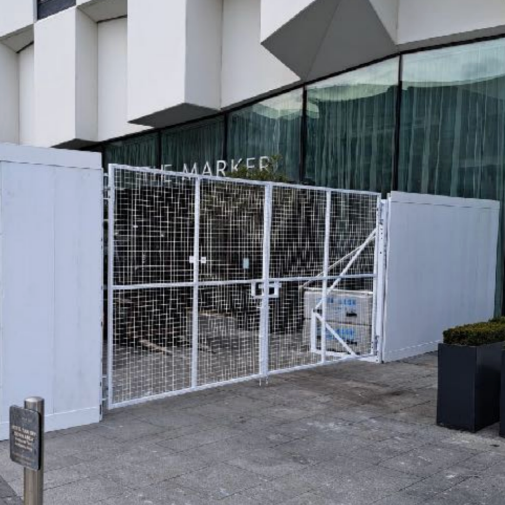 Go-Hoard™ On-Ground Vehicle Gate - 2.4m | Blok ‘N’ Mesh