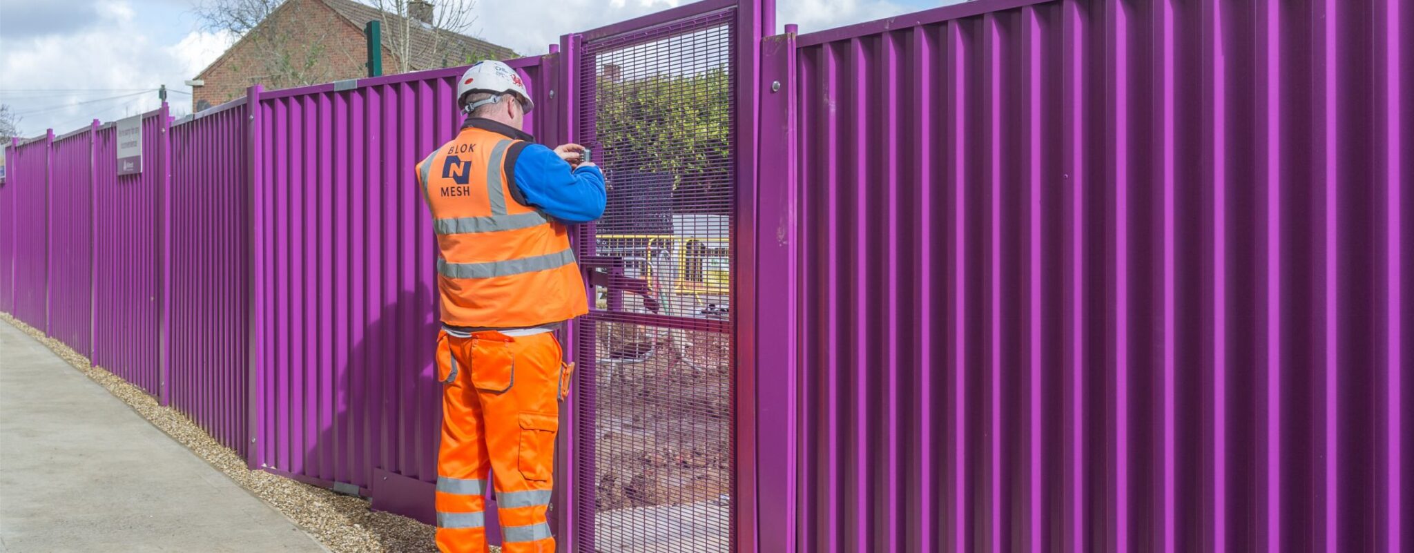 Construction Site Hoarding | Hire or Buy | Blok ‘N’ Mesh