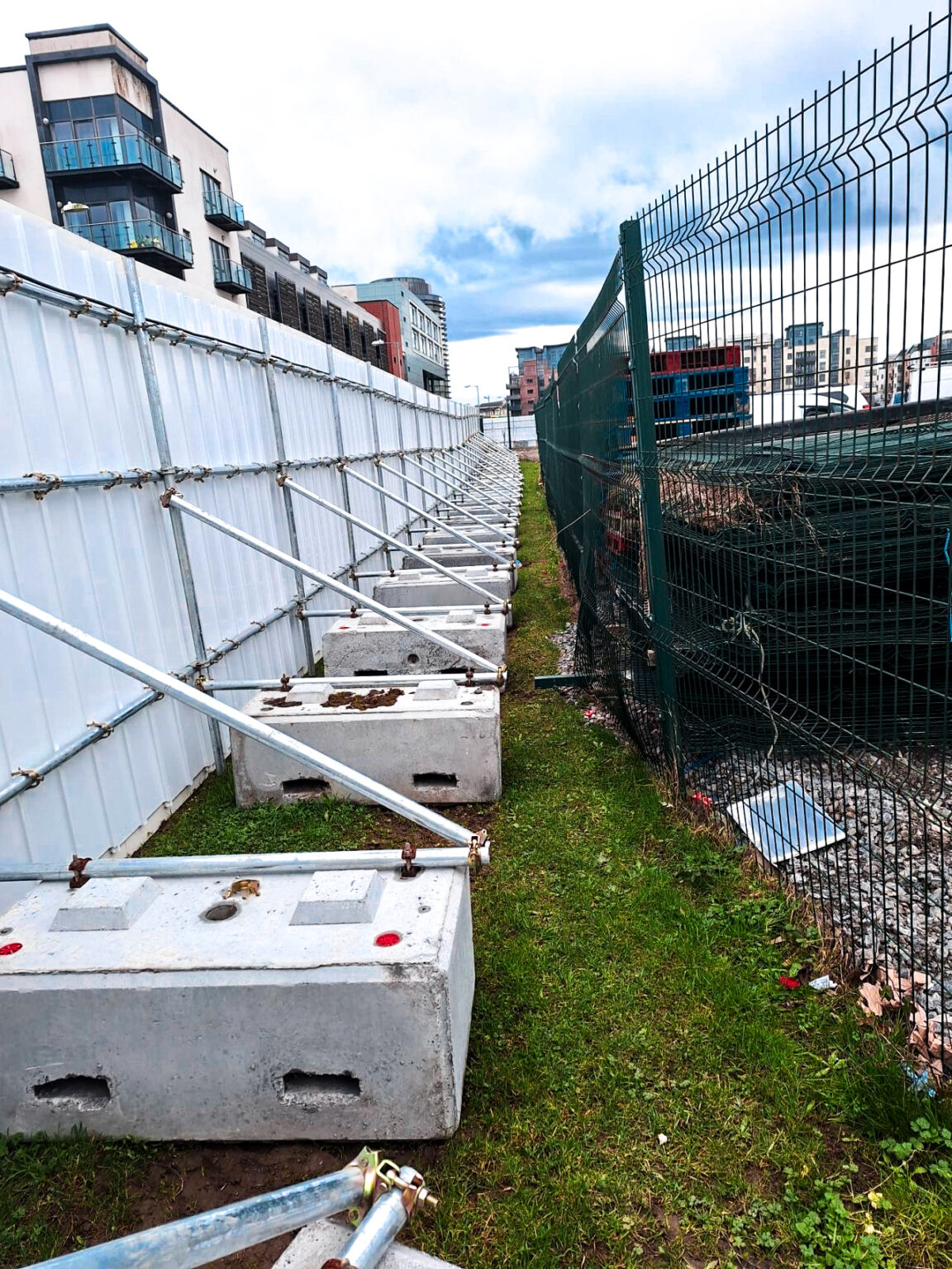 Blok N Mesh - Hire or Buy Temporary Fencing, Hoarding, Barriers